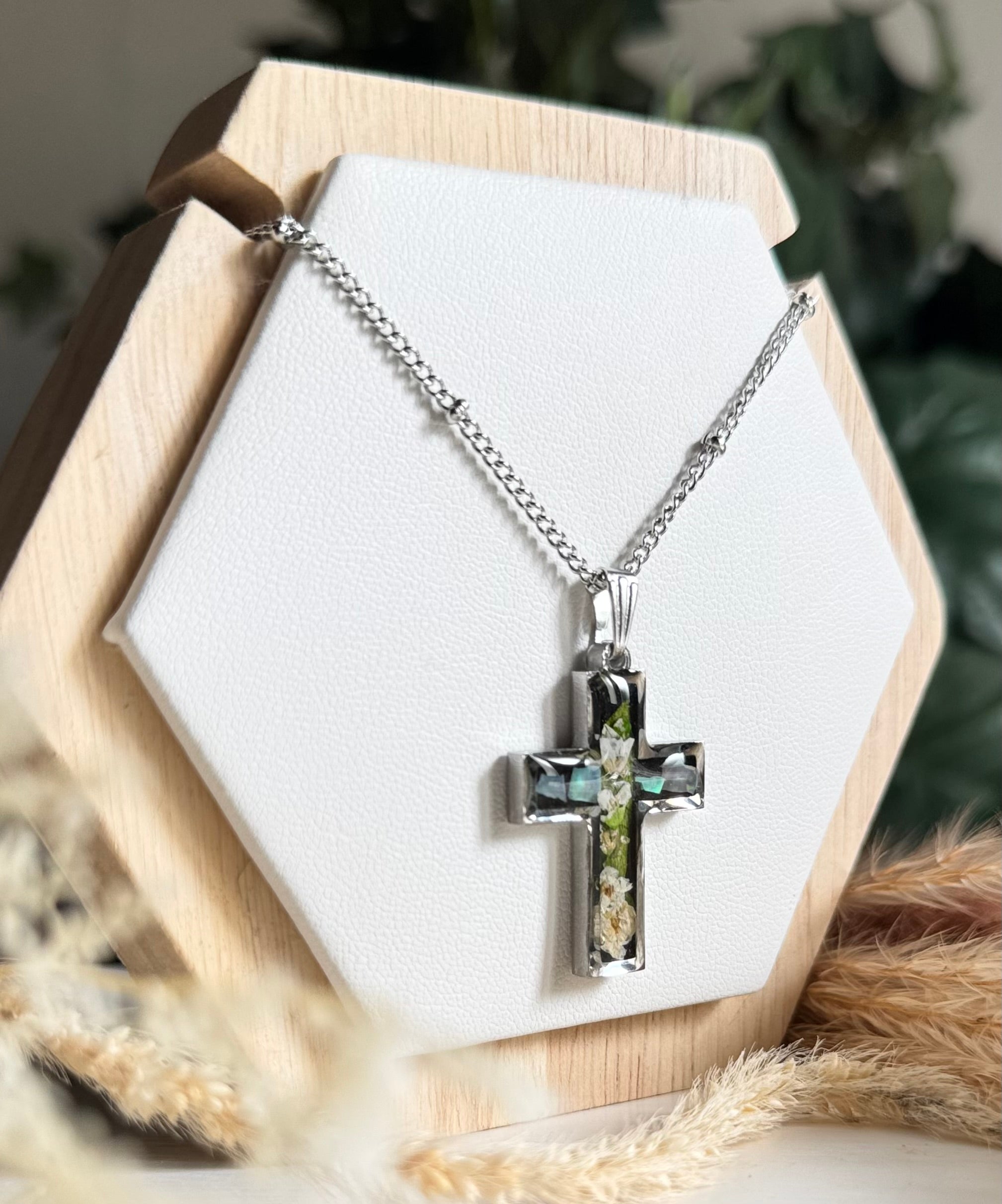 Eternal Bloom Cross – DaSo Resin Art & Design